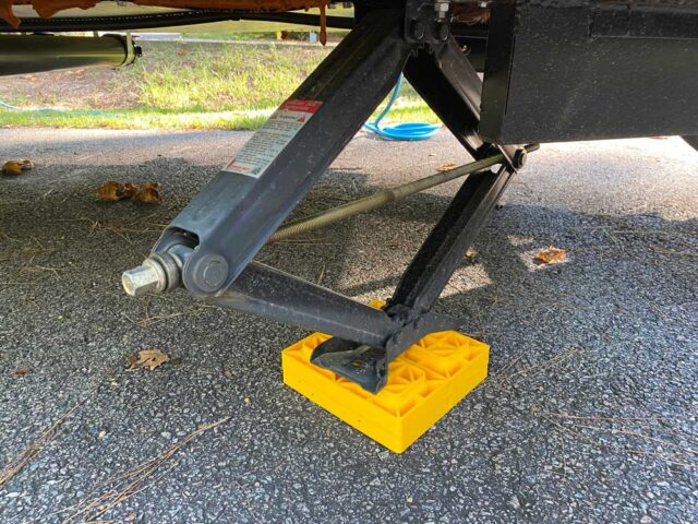 How to Stabilize Your Travel Trailer - Travel Trail Sail